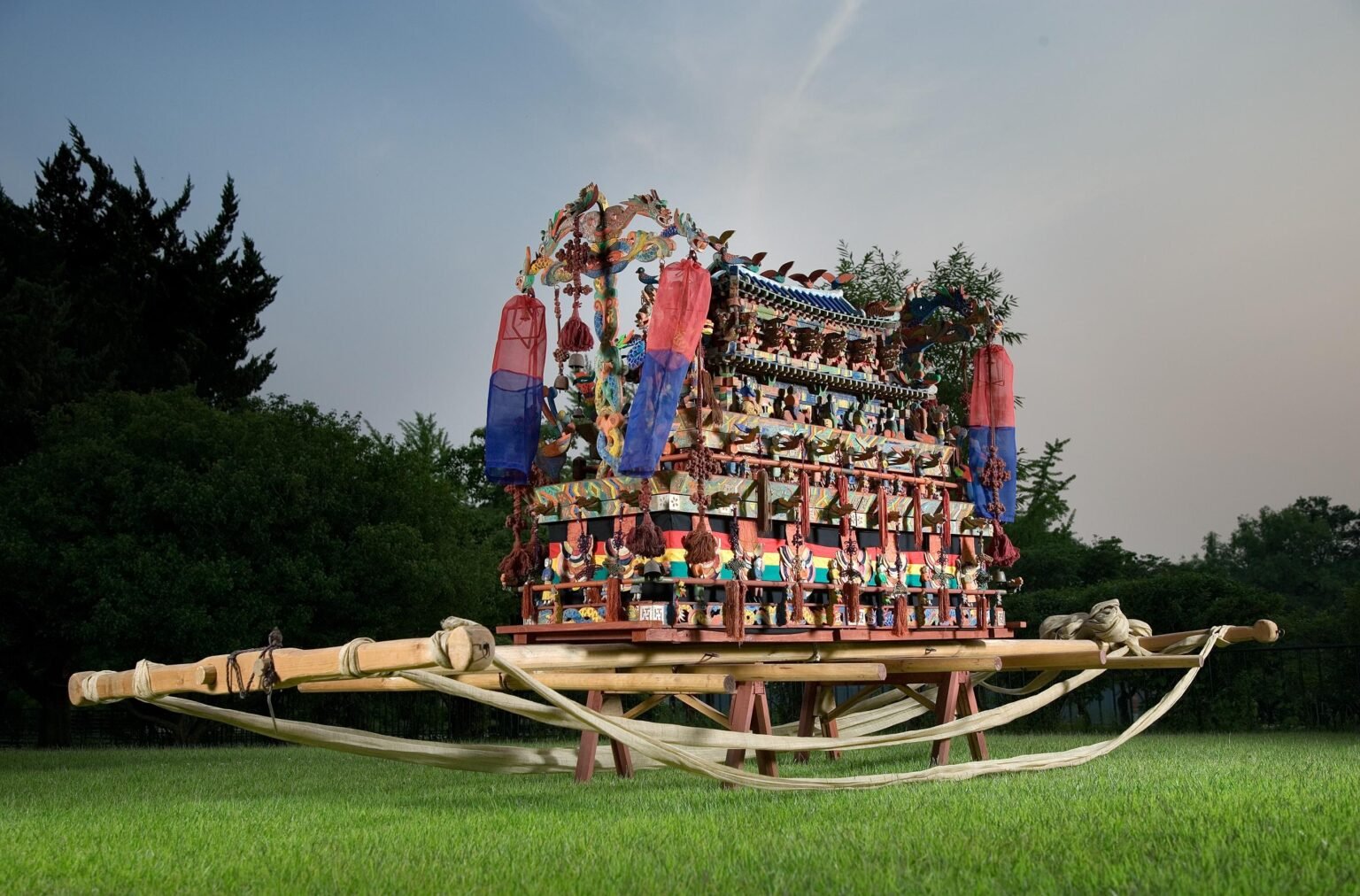 THE PATH TO AFTERLIFE – or discovering Koreans through their furniture ...