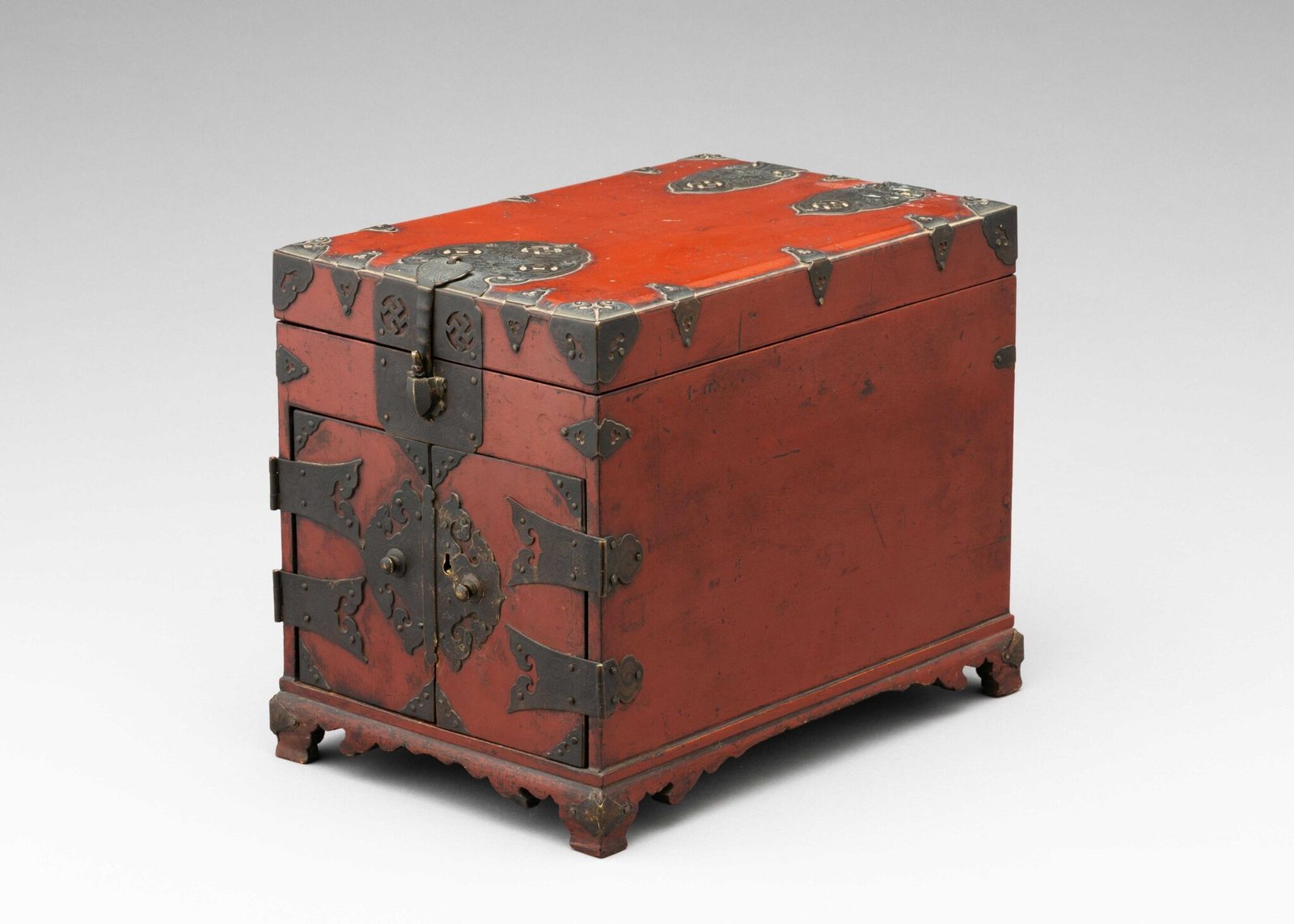 THE ART OF KOREAN LACQUER – Korean Antique Furniture