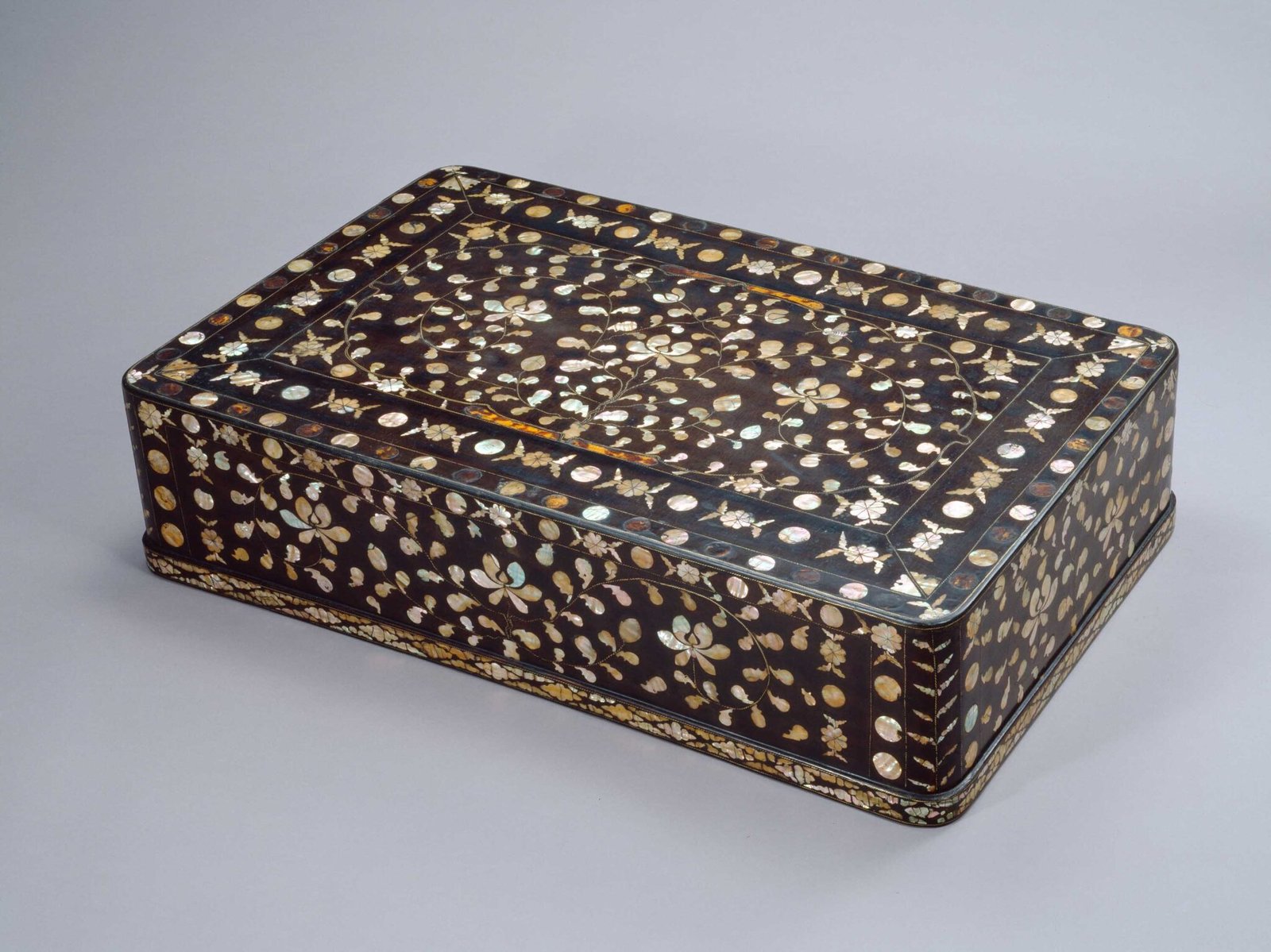 KOREAN MOTHER-OF-PEARL INLAY LACQUER WARE. – Korean Antique Furniture