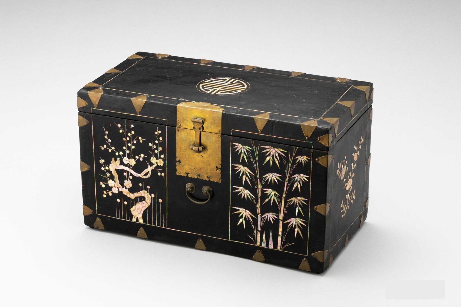THE ART OF KOREAN LACQUER – Korean Antique Furniture