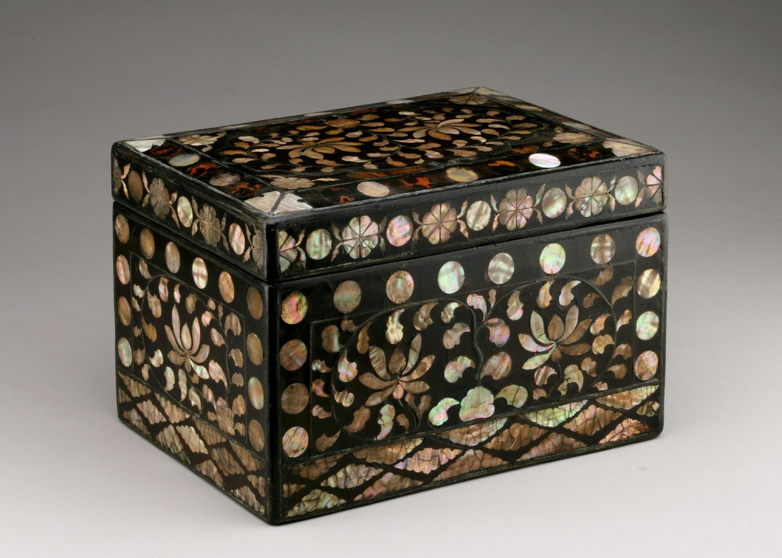 THE ART OF KOREAN LACQUER – Korean Antique Furniture