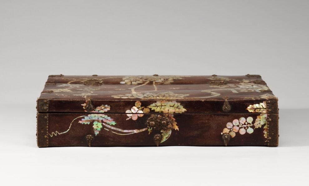 KOREAN MOTHER-OF-PEARL INLAY LACQUER WARE. – Korean Antique Furniture