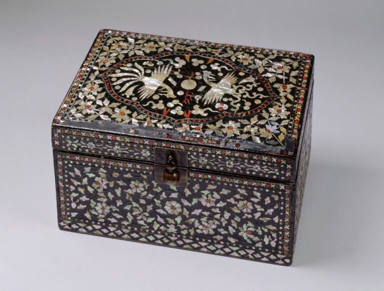 KOREAN MOTHER-OF-PEARL INLAY LACQUER WARE. – Korean Antique Furniture
