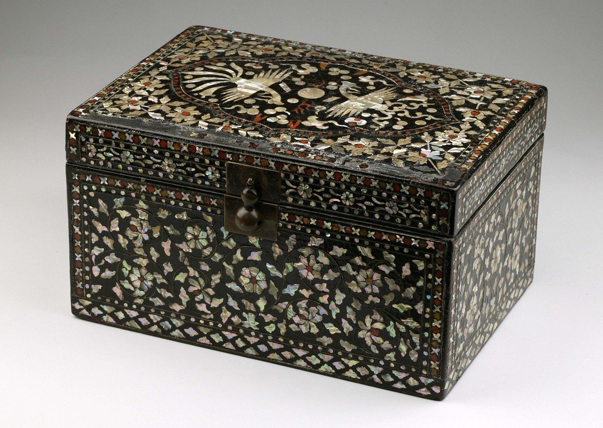 KOREAN MOTHER-OF-PEARL INLAY LACQUER WARE. – Korean Antique Furniture