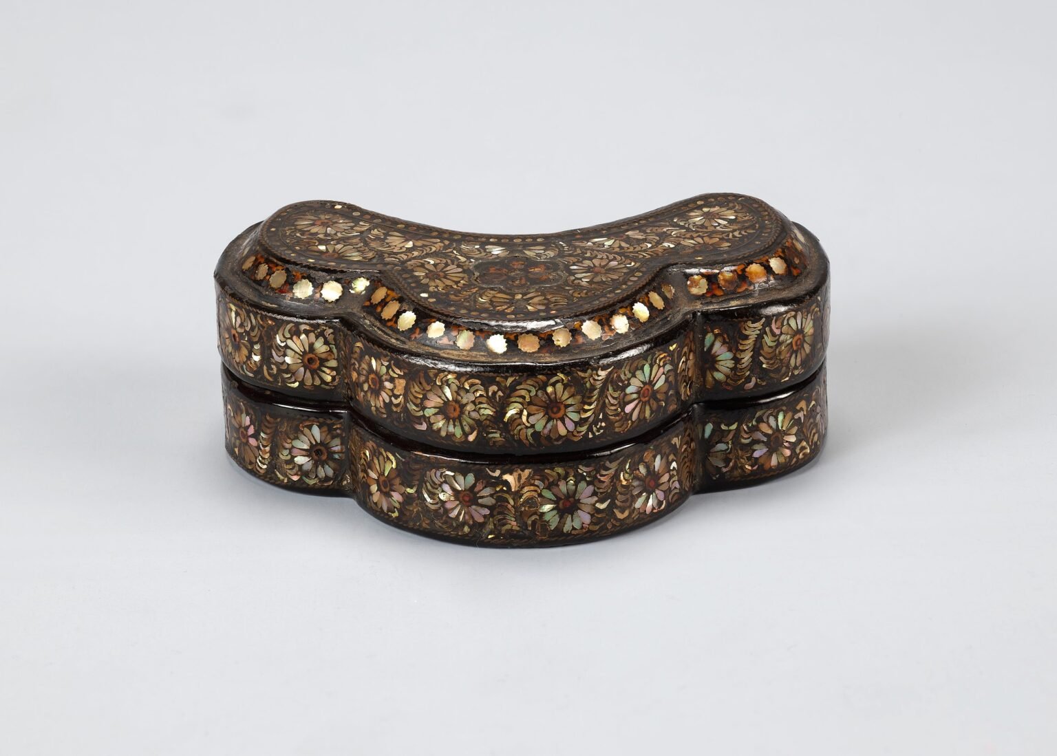 KOREAN MOTHER-OF-PEARL INLAY LACQUER WARE. – Korean Antique Furniture