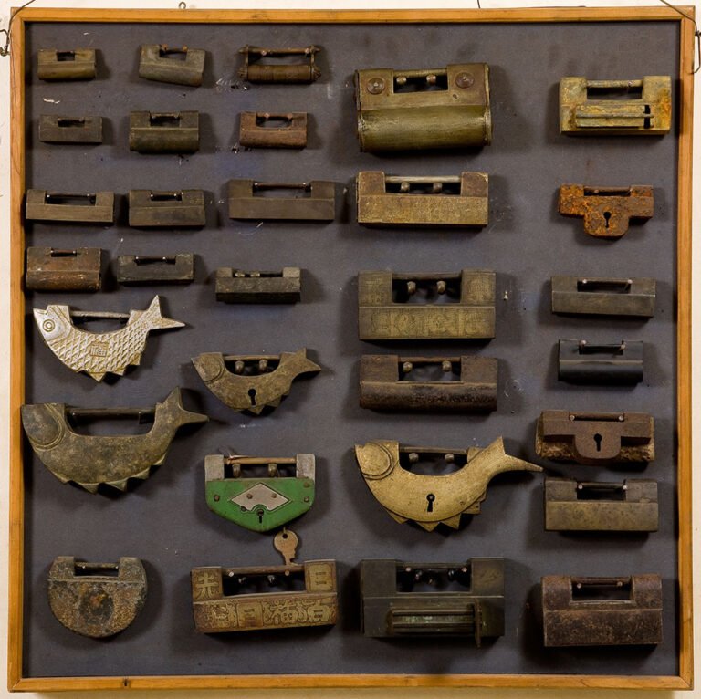 THE FURNITURE LOCK. – Korean Antique Furniture