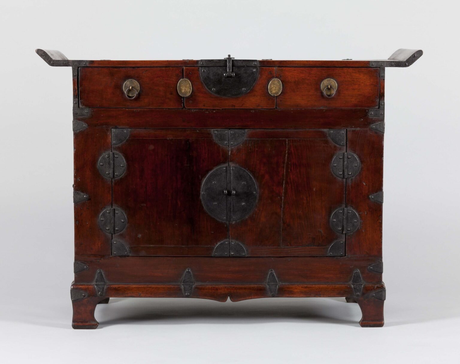 EVOLUTION OF FURNITURE SHAPES DURING THE LATE JOSEON DYNASTY. – Korean ...