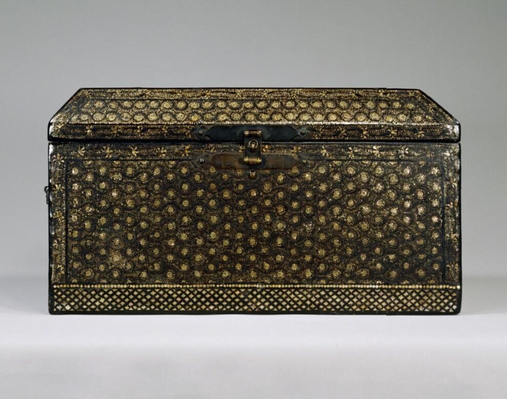 KOREAN COLLECTIONS IN JAPAN. – Korean Antique Furniture